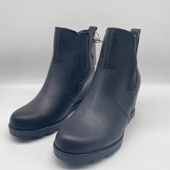 Universal Thread | Shoes | Universal Thread Amalia Chelsea Wedge ...